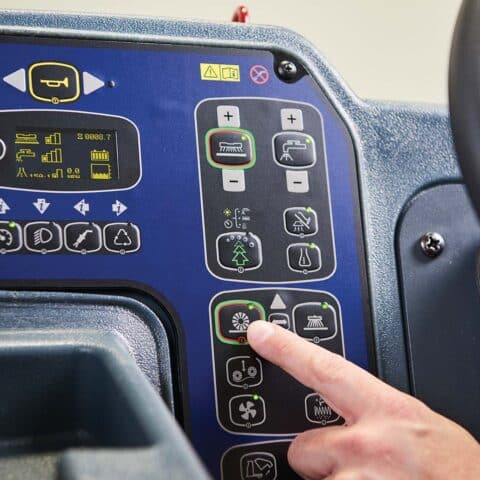 Advanced Machine Sweepers & Scrubbers Dealer